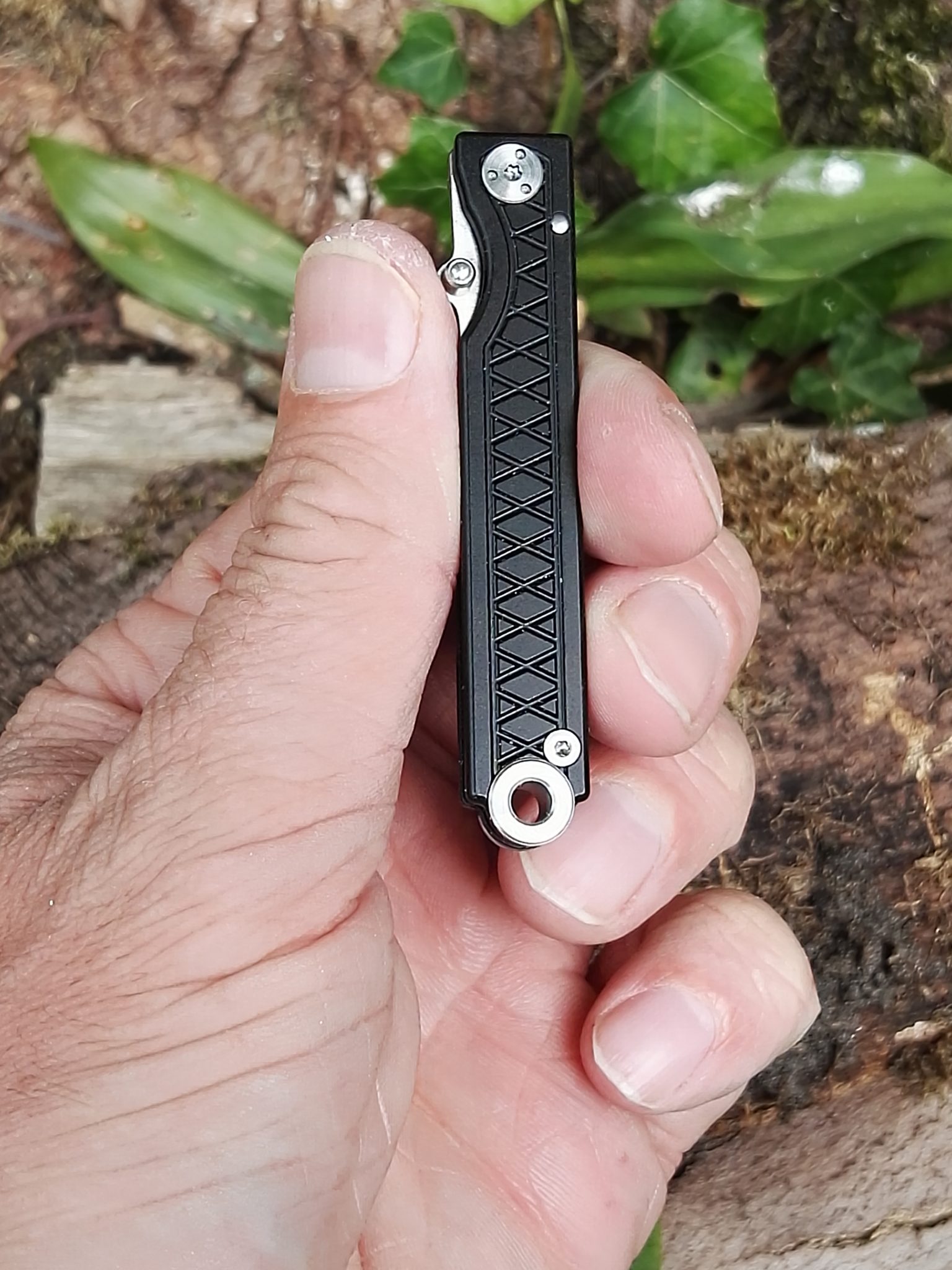Review StatGear Pocket Samurai Keychain Knife Titanium Edition